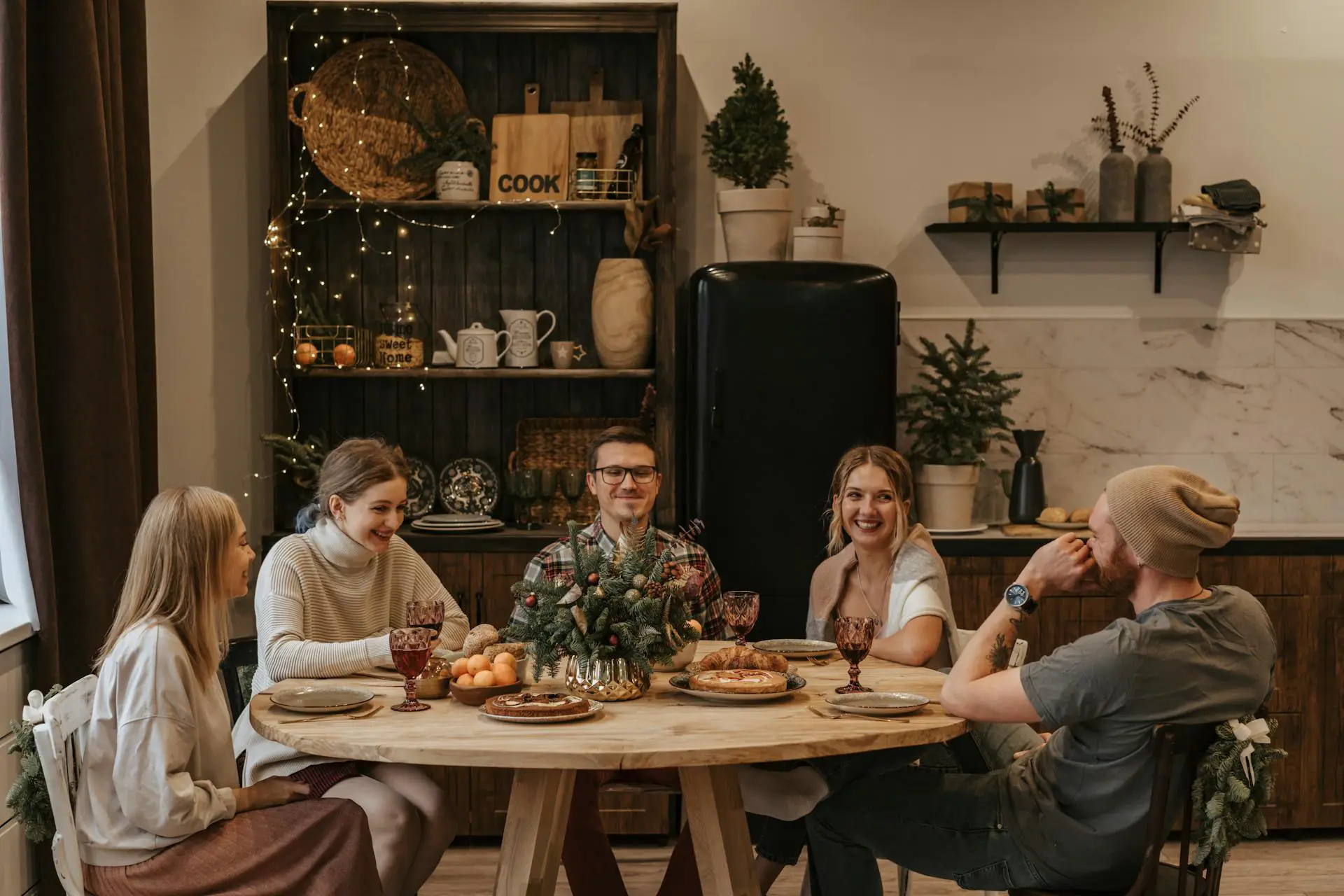 What is Sheesham Wood and Why is it Taking the UK Furniture Scene by ...